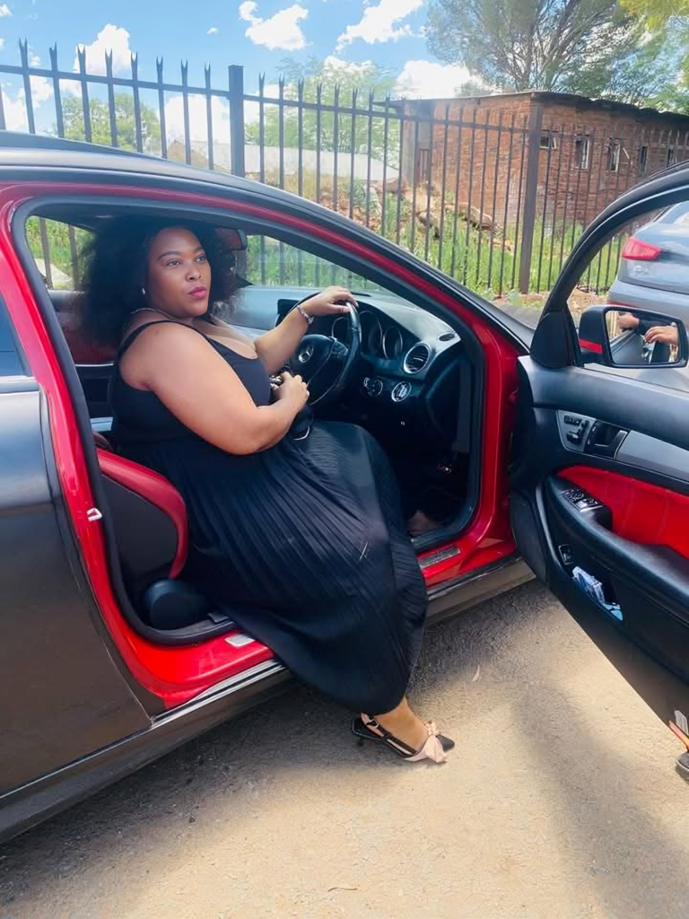 Diana Sugar Mummy in Nakuru Wants a Gentle Boy Toy | Sugar Mummies in Kenya